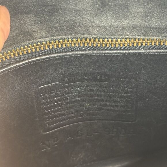 Coach | Bags | Coach Vintage Devon 998 Classic Black Leather Turnlock ...